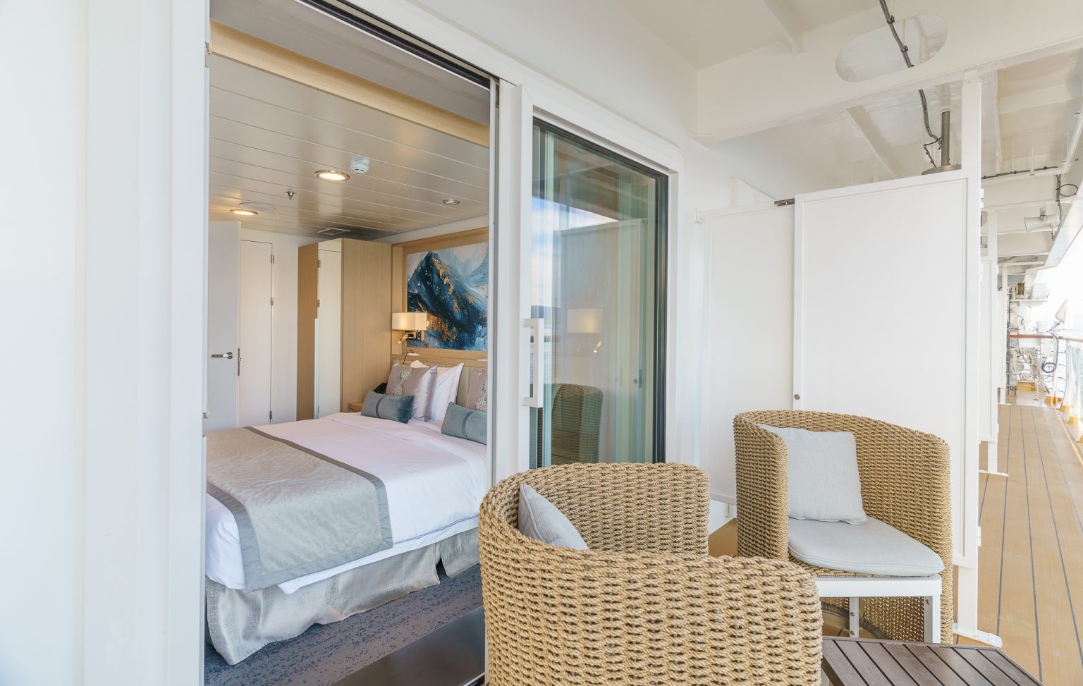 The Ocean Explorer Ship - Photos & Trips | Polar Cruises