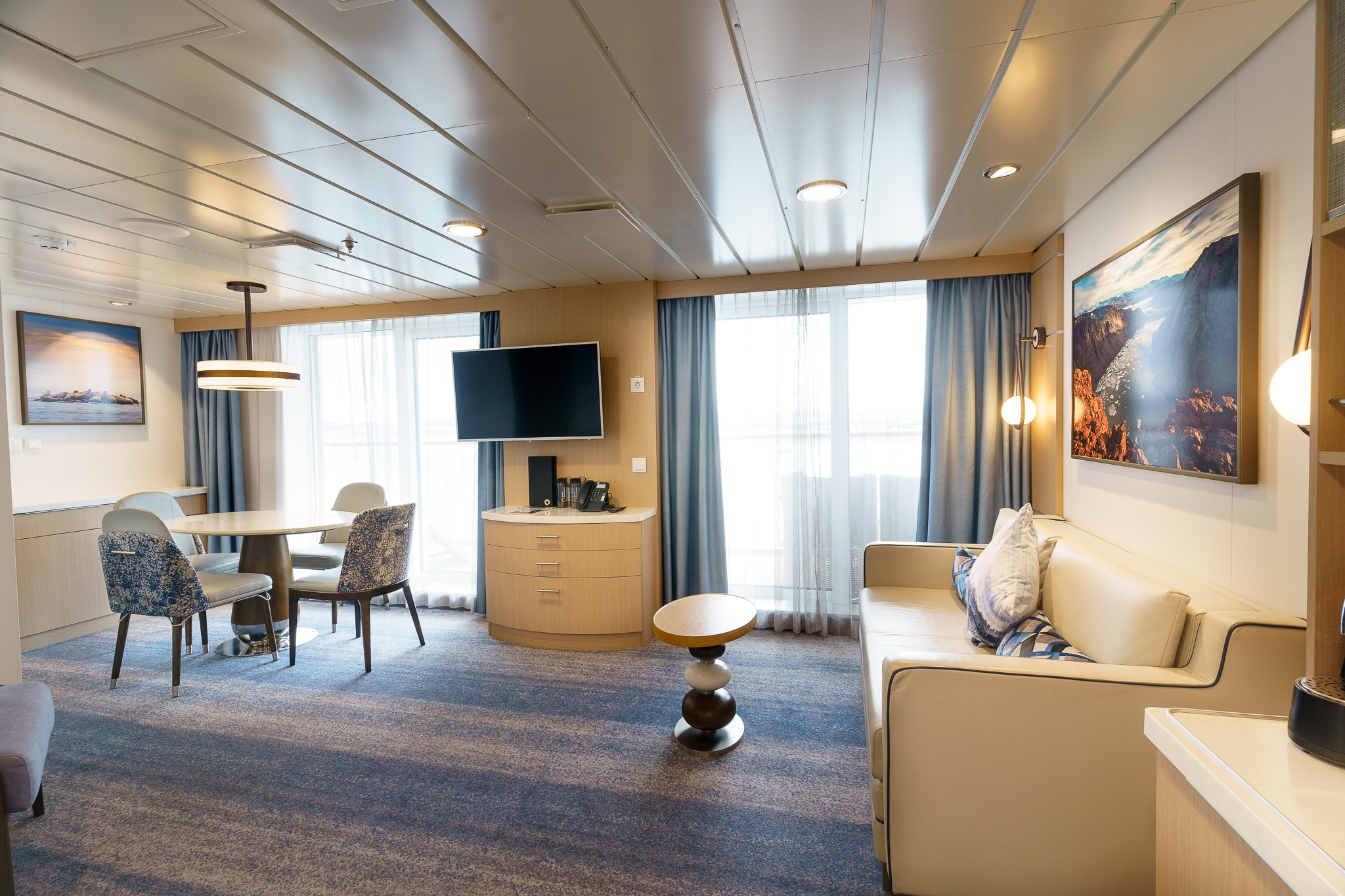 The Ocean Explorer Ship - Photos & Trips | Polar Cruises
