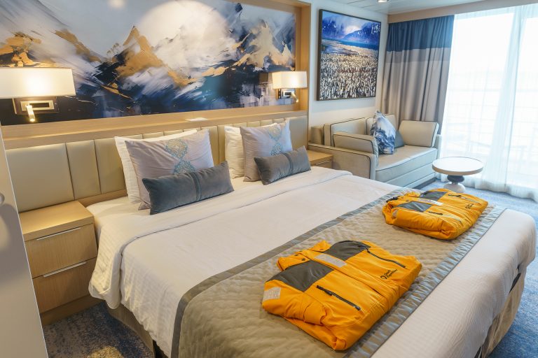 The Ocean Explorer Ship - Photos & Trips | Polar Cruises