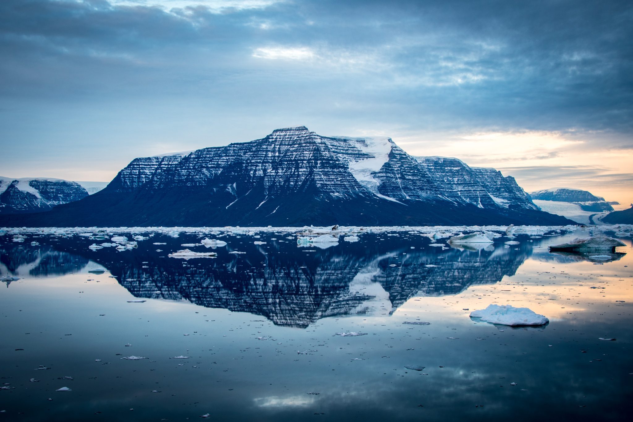 Spitsbergen - Northeast Greenland - Aurora Borealis – Polar Cruises