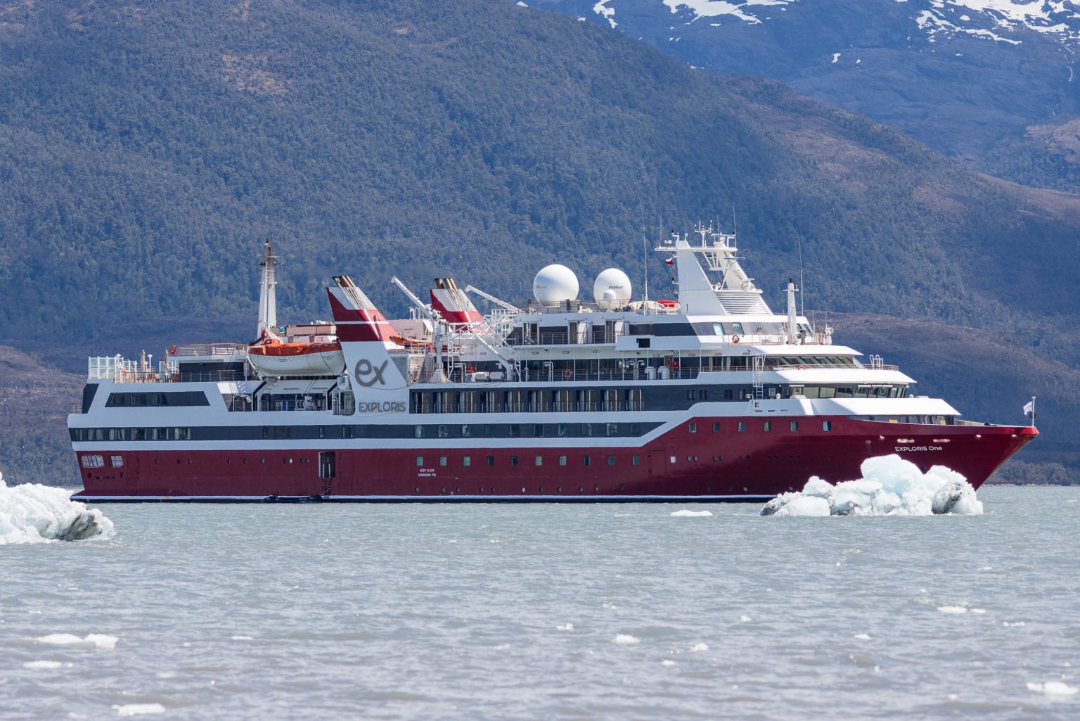 Ships that travel to the Arctic - Polar Cruises